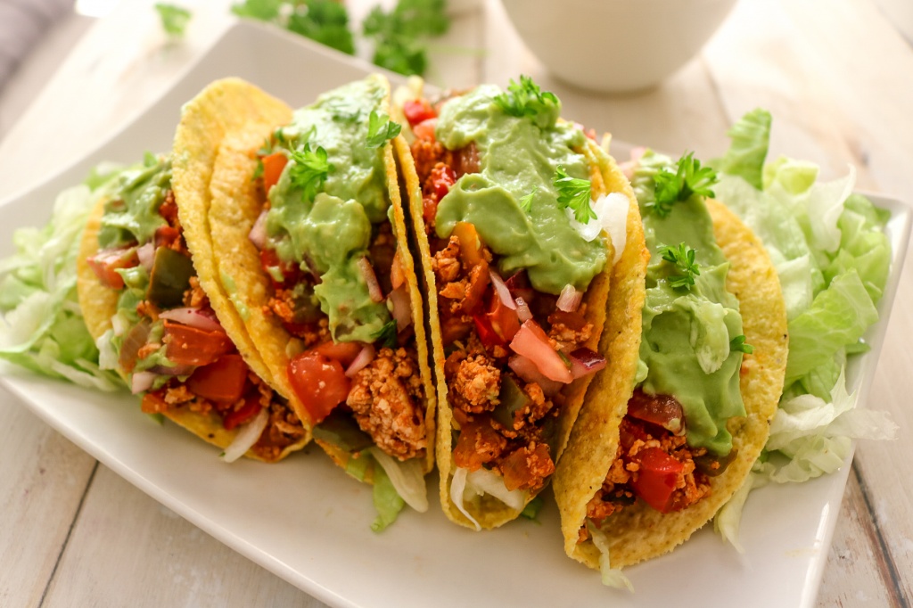 Meksikietiški takos su smulkintu tofu ir gvakamolės padažu// Mexican ...