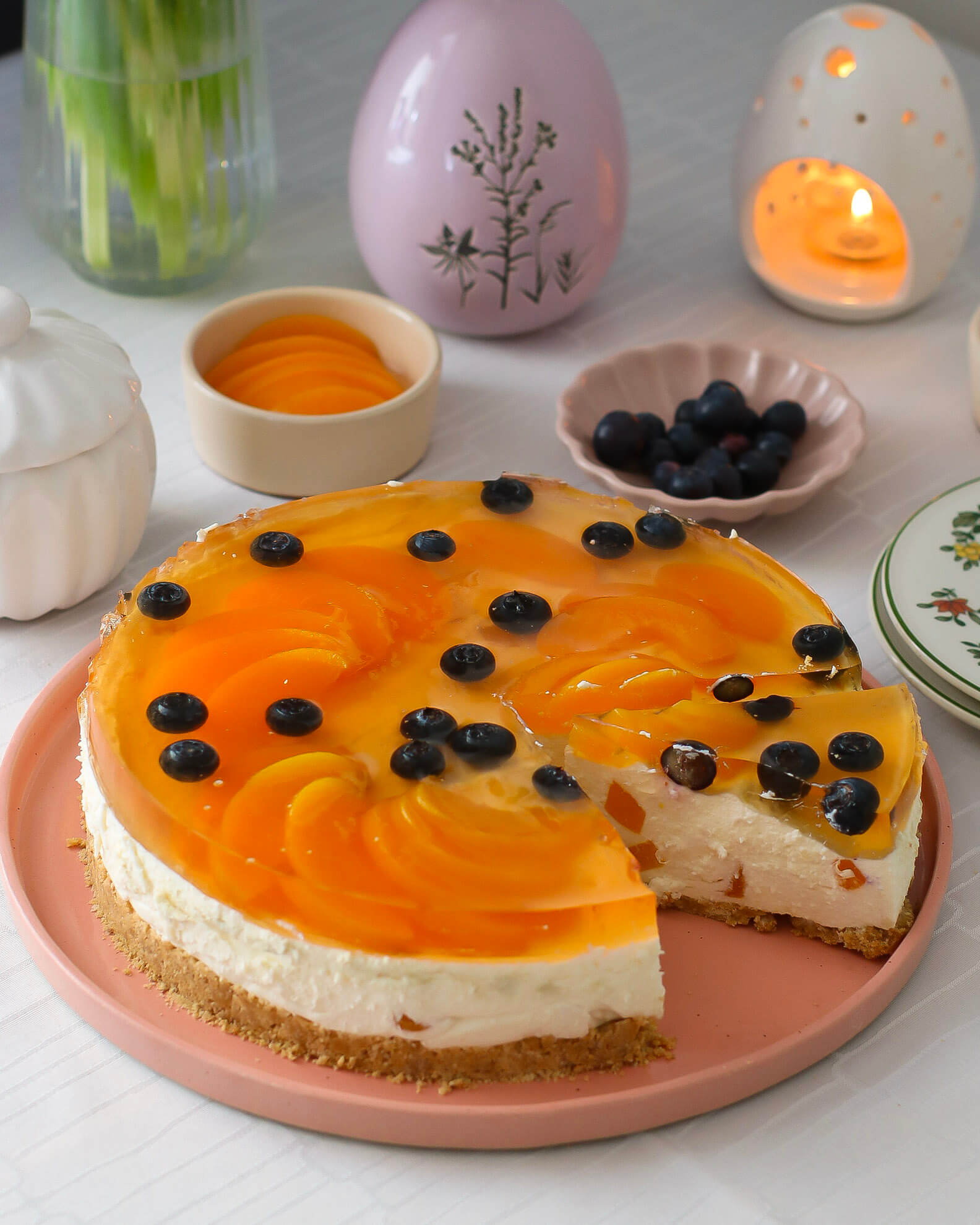 Nekeptas varškės tortas su žele ir konservuotais persikais - Skanauk su ...